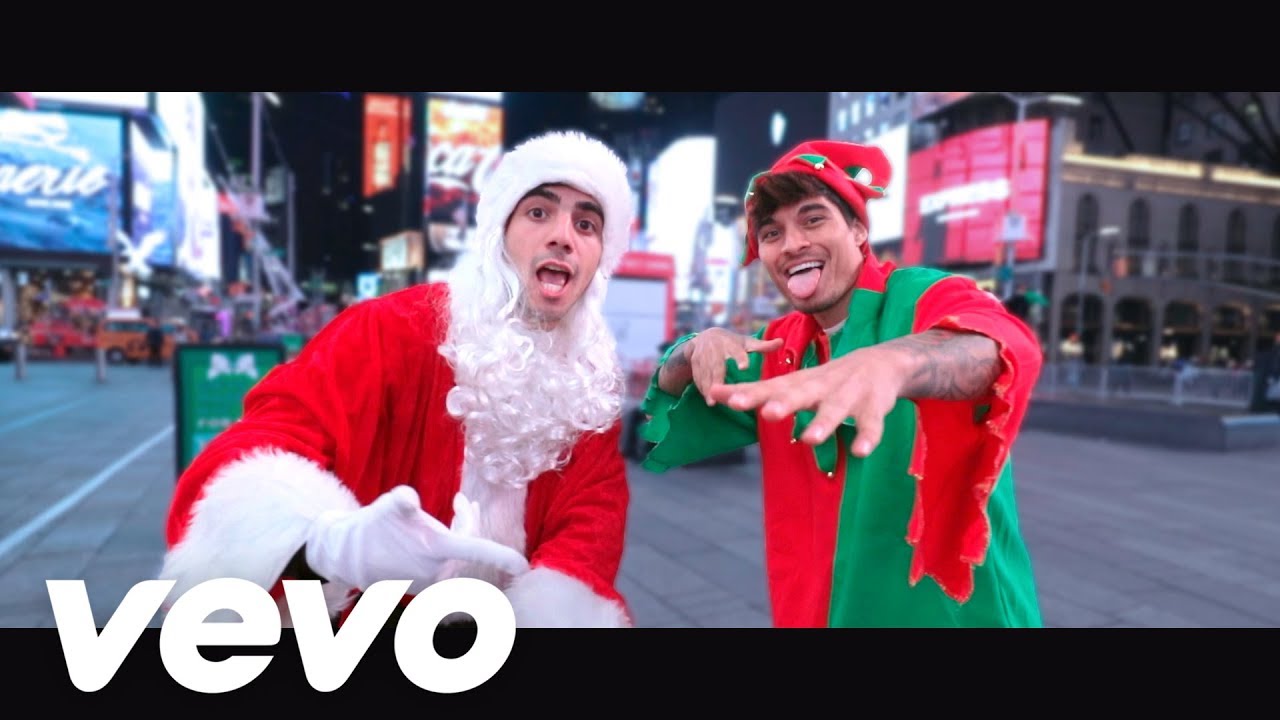 Dosogas - Los Lobos De Navidad Ft. Traybeca (Video Oficial) - YouTube