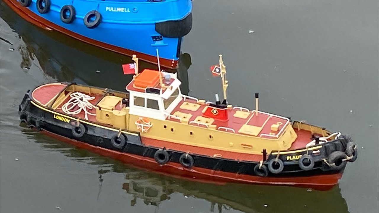 Plaudit, RC tug - YouTube