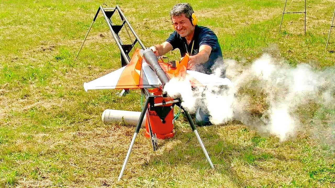 LOUD AND FAST !!! RC PULSE SPEED JET / FLIGHT DEMONSTRATION !!! - YouTube