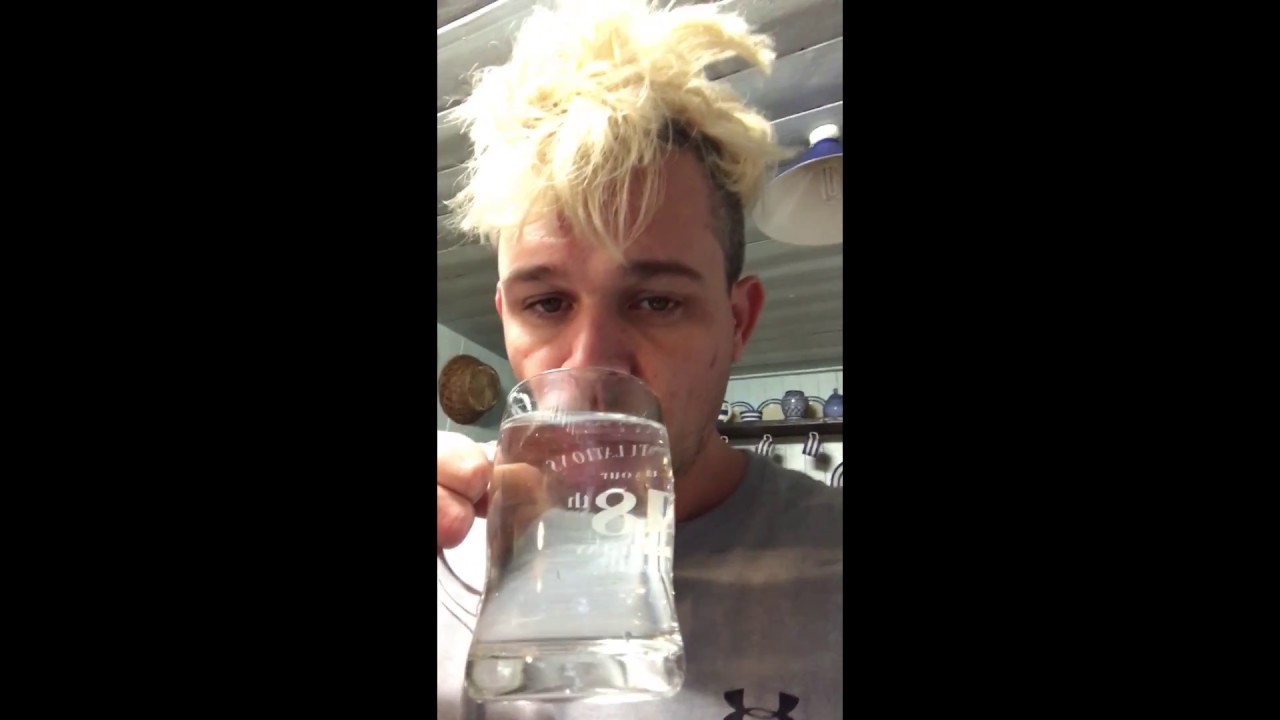 Drinking 29 pints of water in 11 hours. - YouTube