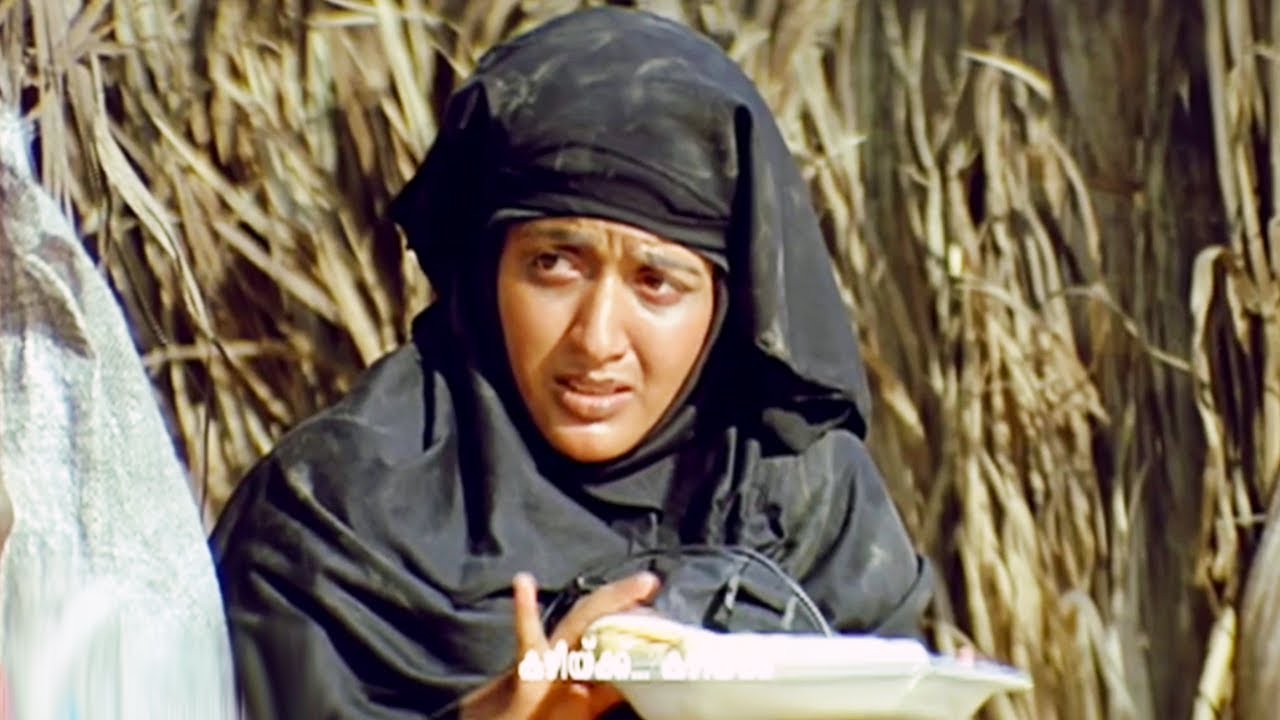 "ഇവൾ എന്തിനാ ഇങ്ങനെ പേടിക്കുന്നത് ഇവൾ നമ്മൾ പിടിച്ചു തിന്നുമോ ...