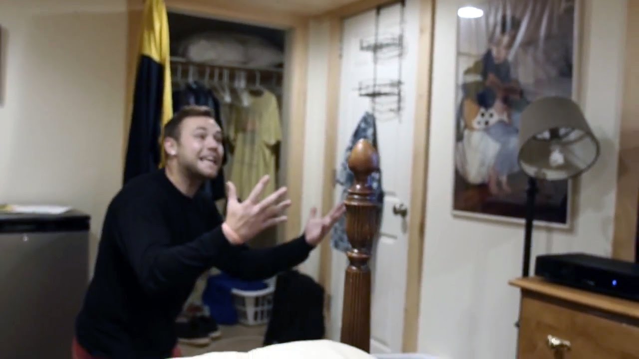 Gary Vaynerchuk Breaks Into Fans House! - YouTube