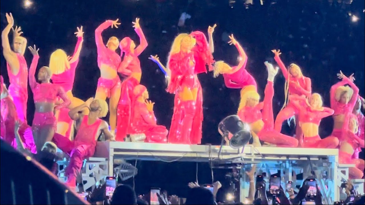 Beyoncé - Break My Soul + Queens Remix - Live from The Renaissance World Tour at MetLife Stadium ...