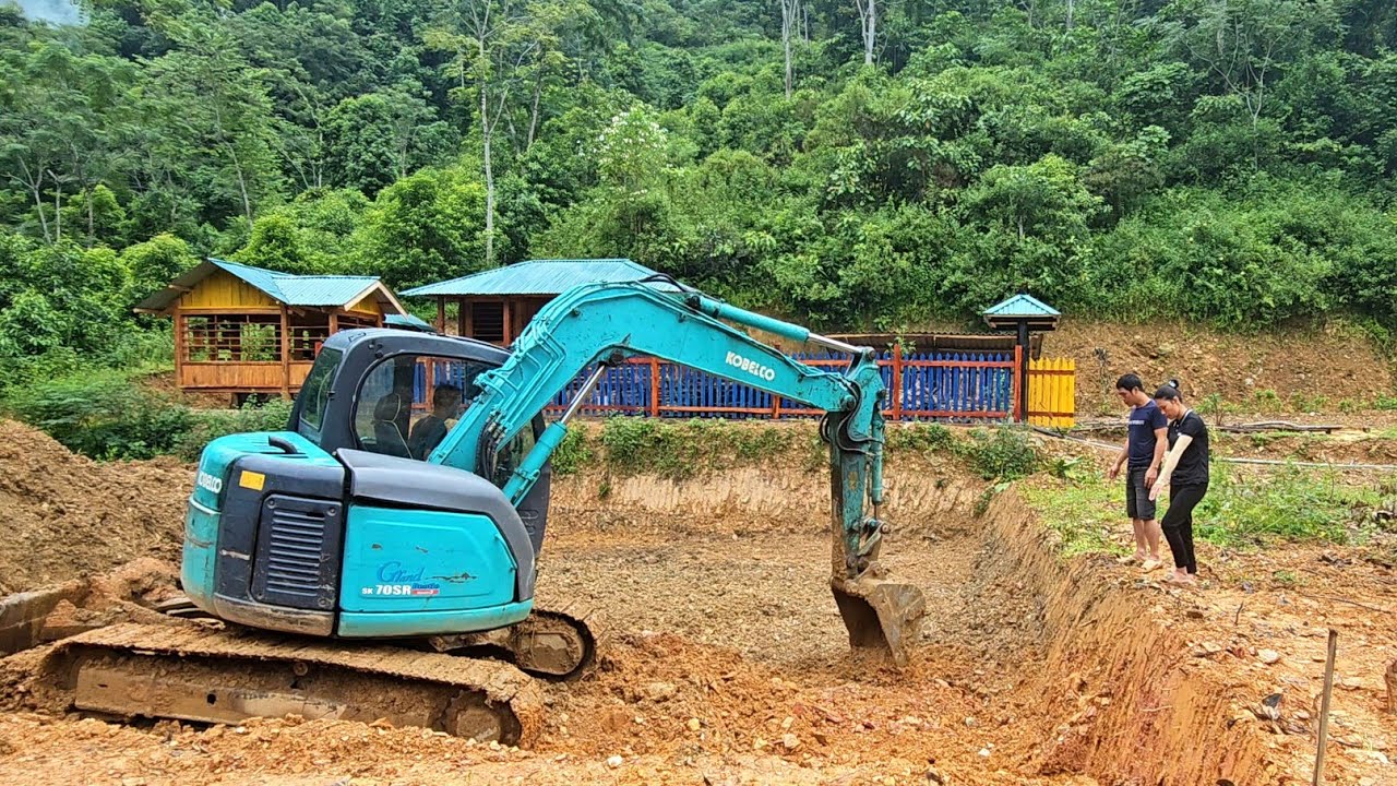 Complete leveling, dig ponds, dig holes to plant fruit trees | Dang Thi ...