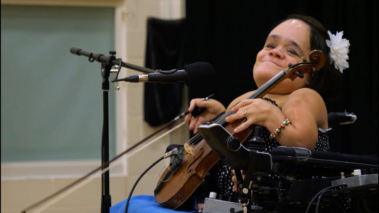 Gaelynn Lea at Victoria Education Centre - YouTube
