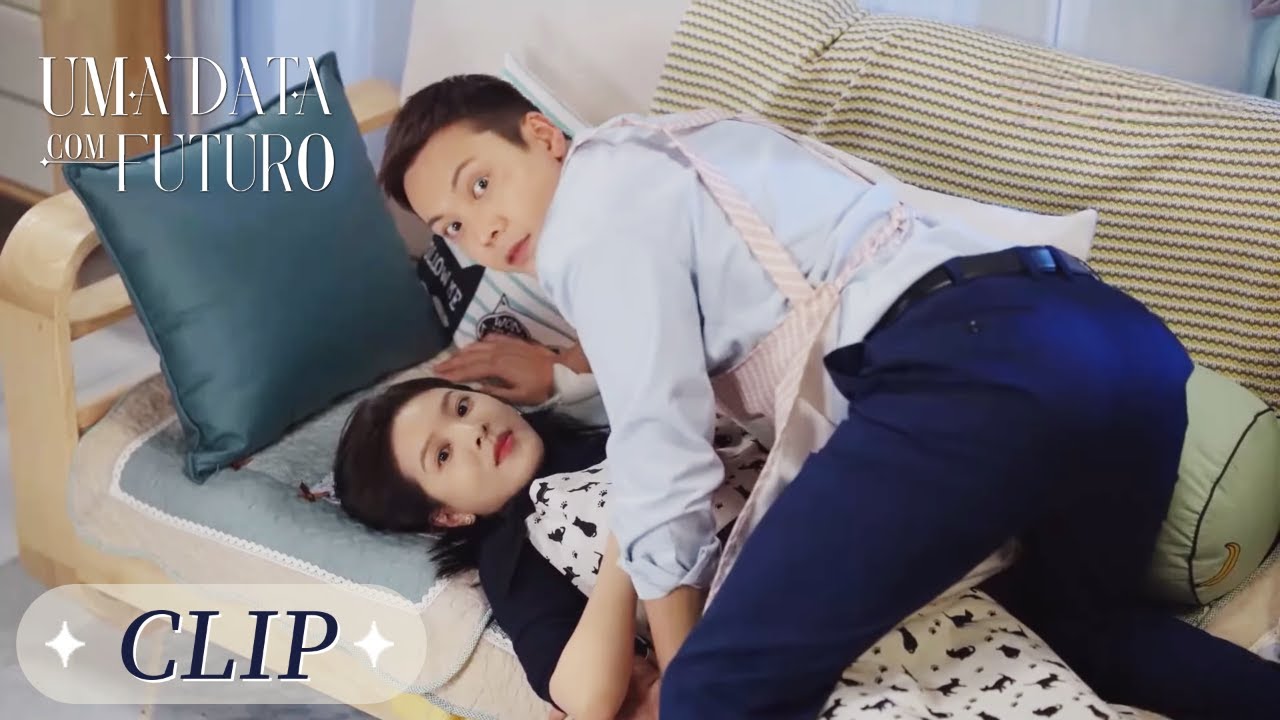 Clip 24: O casal foi pego no flagra enquanto se beijava no sofá 👀🤣| Uma Data com Futuro | WeTV ...