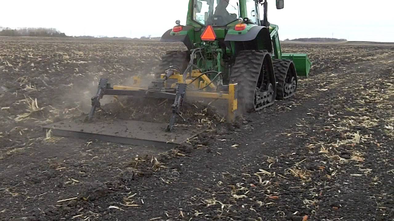 John Deere Soucy Track Grooming - YouTube