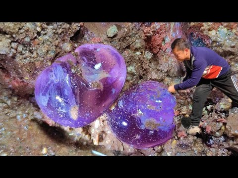 Why are so many crystal balls hidden in the rocks? Diamond - YouTube