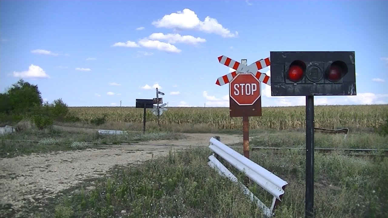 Spoorwegovergang Samuil (Самуил) (BG) // Railroad crossing ...
