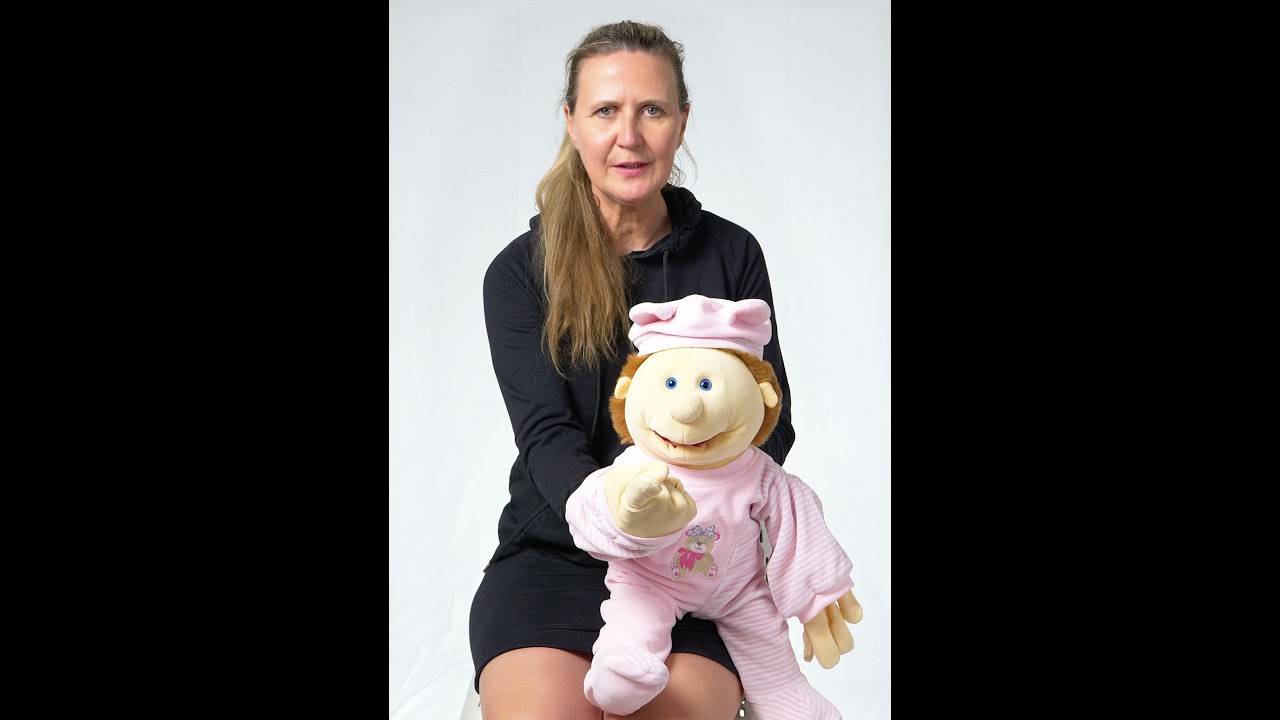 Baby Eva stellt sich vor - YouTube