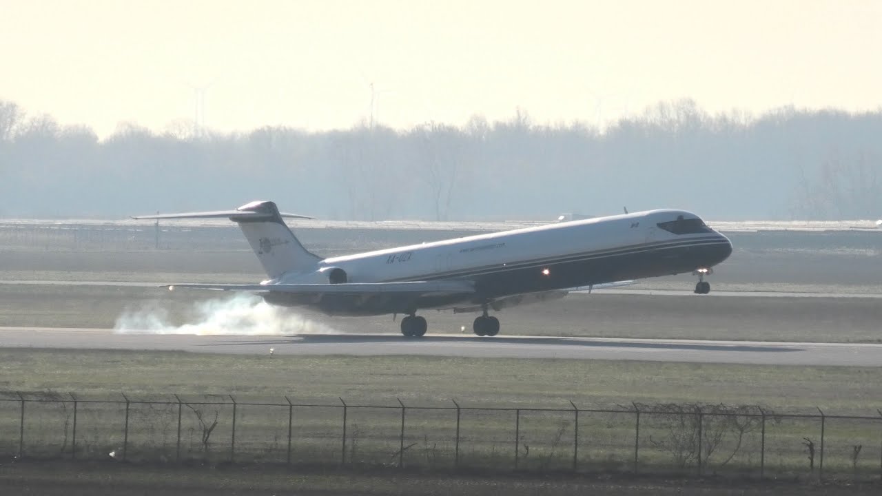 MD-83 | Aeronaves TSM Landing at Windsor International Airport. #YQG # ...