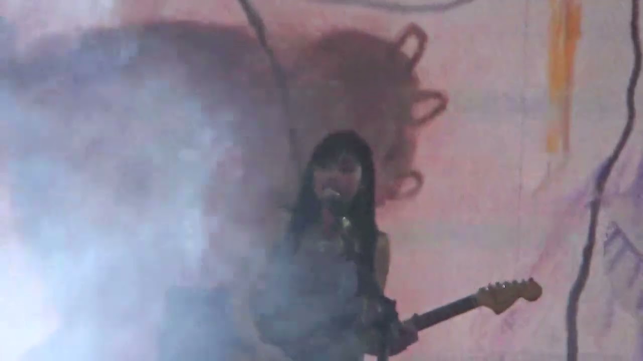 Beabadoobee, Cologne, Live at We the Fest 2022 - YouTube