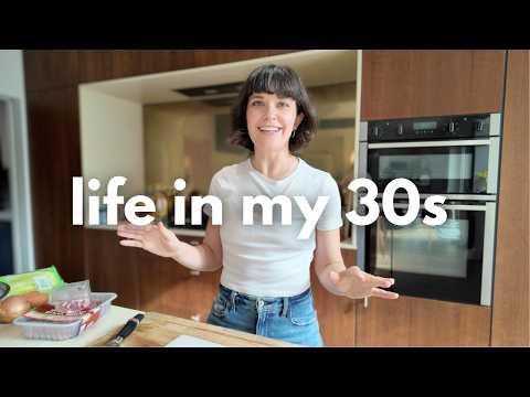 a cosy house sitting vlog: cleaning & cooking bolognese