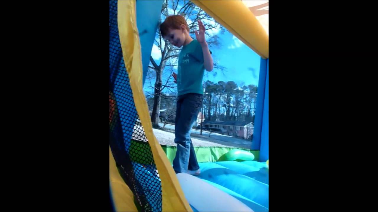 Bounce House Balloon Popping Competition - YouTube