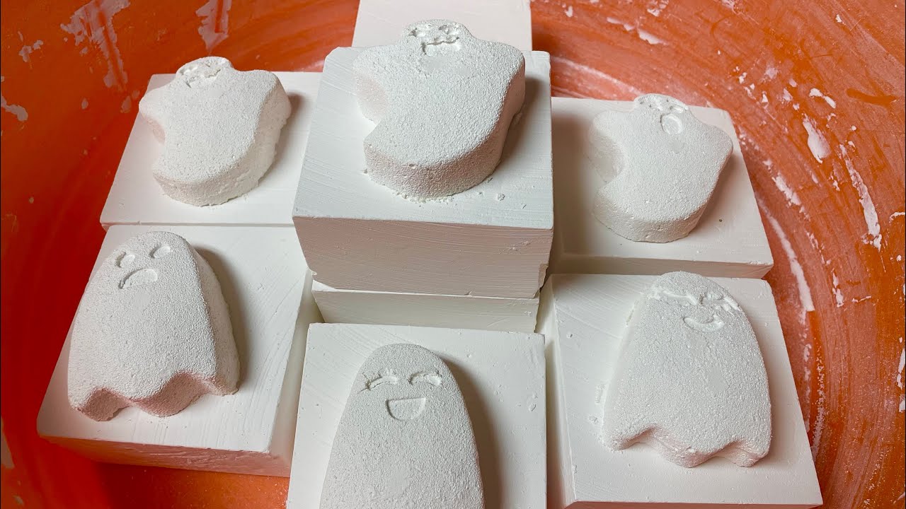 Ghosts & Fresh Chalk for Halloween 👻🎃 - YouTube