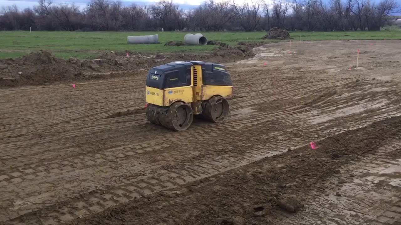 Bomag BMP 8500 walk behind trench compactor - YouTube