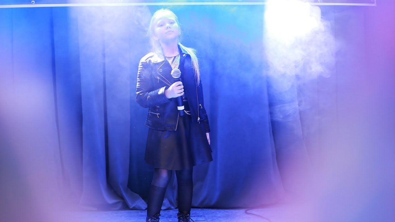 ELENA RADU - SHOW MUST GO ON (LIVE) - YouTube