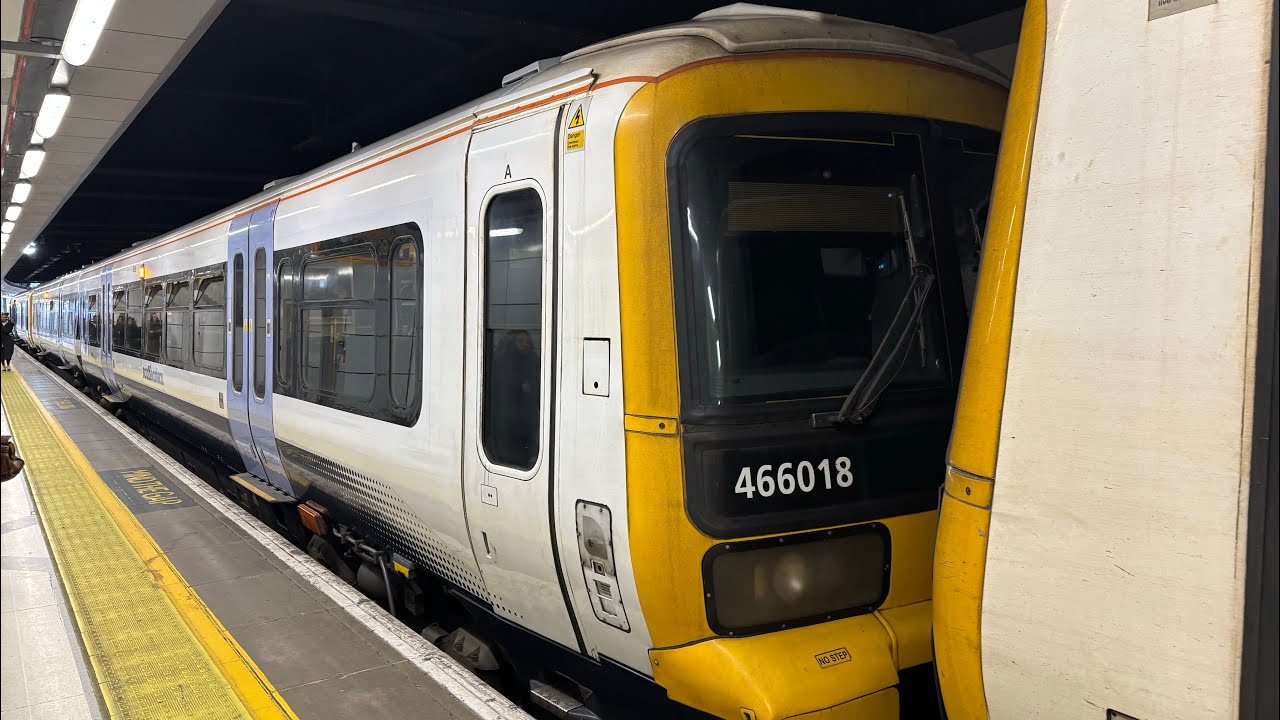 Southeastern Class 466/0 Networker 466018 from London Bridge to Cannon ...