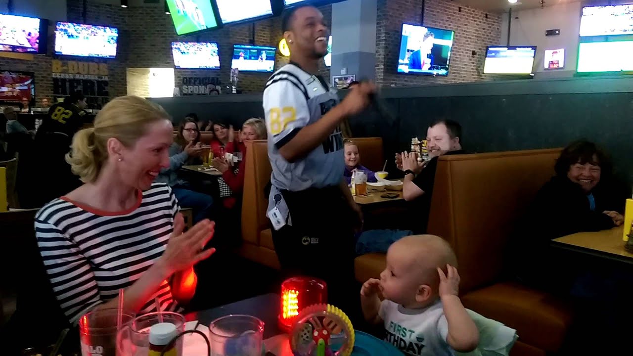 Parker's first BWW birthday. - YouTube