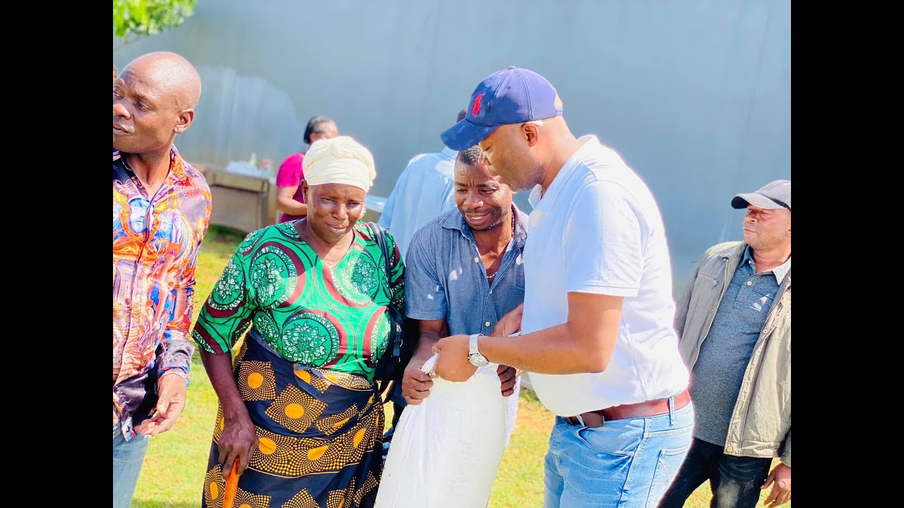 BOWMAN LUSAMBO SPENDS CHRISTMAS WITH ELDERLY MEN AND WOMEN IN MUNALI ...