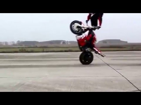 Adam Motorda Gangamstyle Oynuyor Çok Fennaa