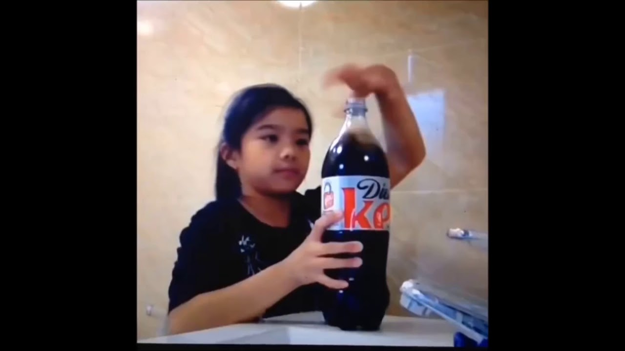 La Bambina Vs Coca Cola - YouTube