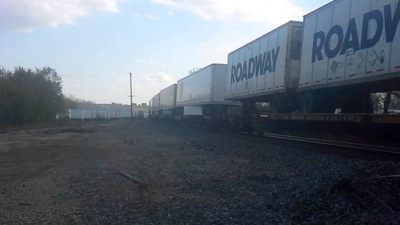 BNSF 6763 East, Lockport illinois - YouTube