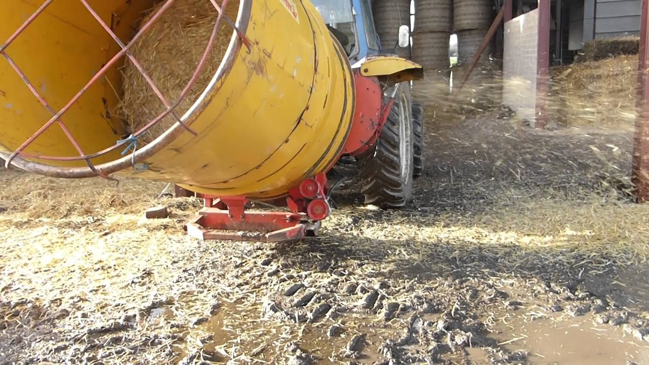 Teagle Tomahawk 4040 Bale Chopper Shredder - YouTube