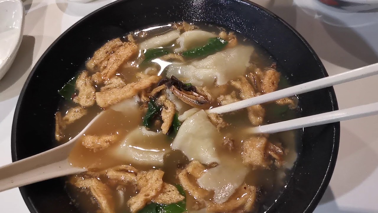 The best pan mee at chow yang near ss2. - YouTube