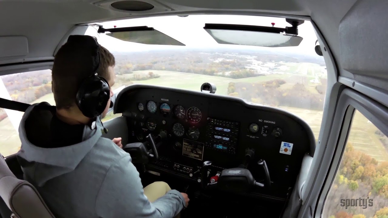 Jacob Vickers' first airplane solo at Sporty's Academy - YouTube