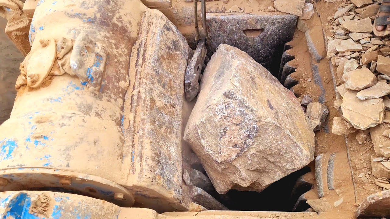 Big Rock Crusher Machine: A Giant in Action"Big Rock Crusher: A ...