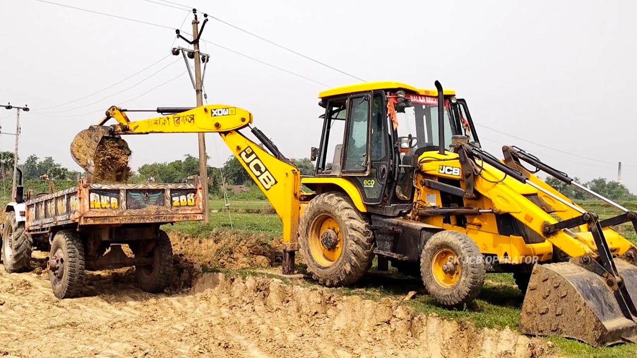 New Jcb 3dx Backhoe Loader Machine Loading Mud In Powertrack 434 Ds ...