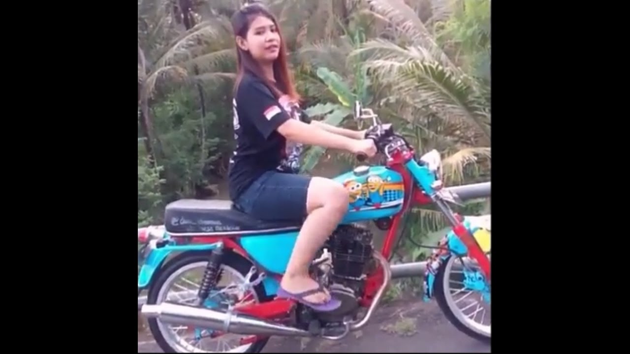 Girl Starting Bike to Kick Start - YouTube