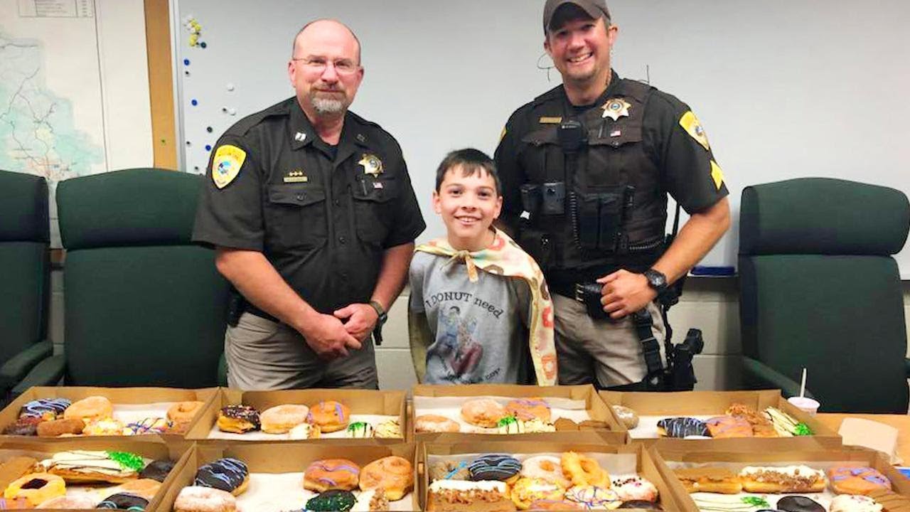 Boy Travels Across the Country Serving Doughnuts to Police Officers ...