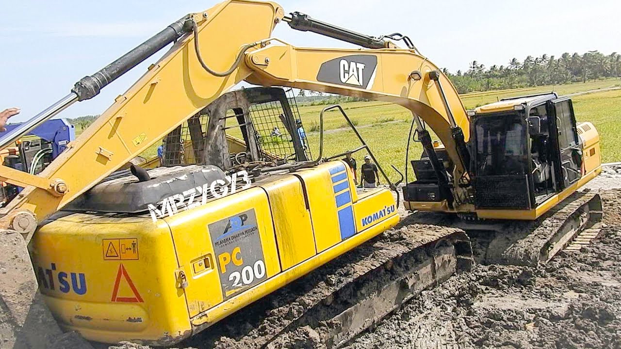 Excavator Disaster Heavy Recovery - YouTube