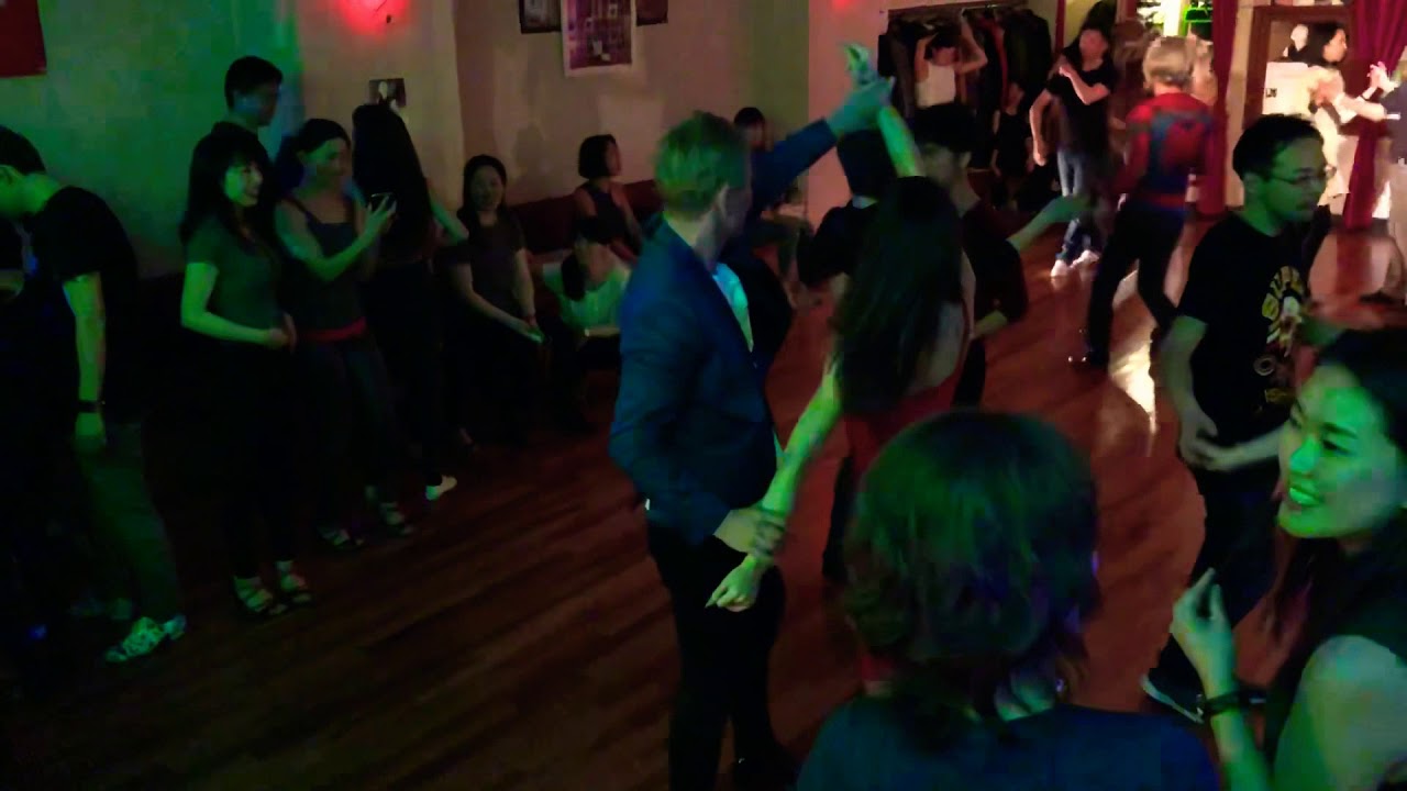 Ari & Sara Sensual Bachata 2018 Floor FAN OSAKA - YouTube