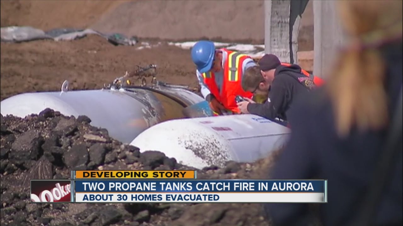 2 propane tanks catch fire at Aurora construction site - YouTube