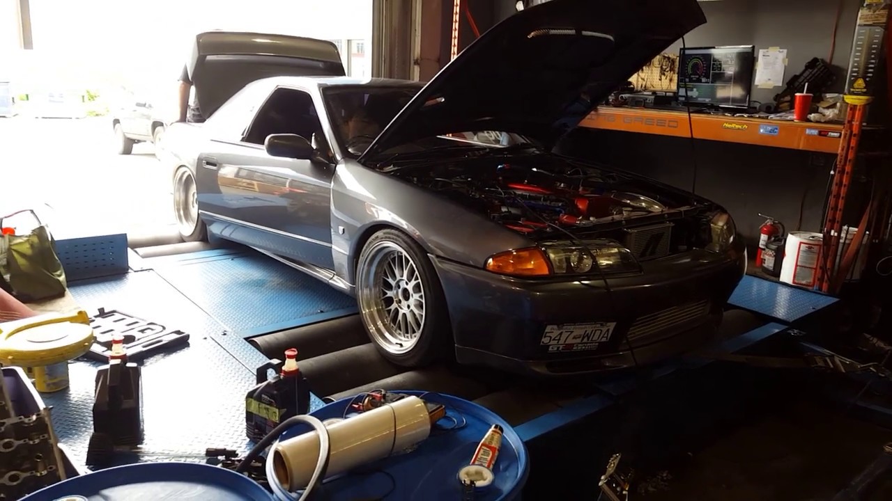 900 HP R32 GTR Dyno - YouTube