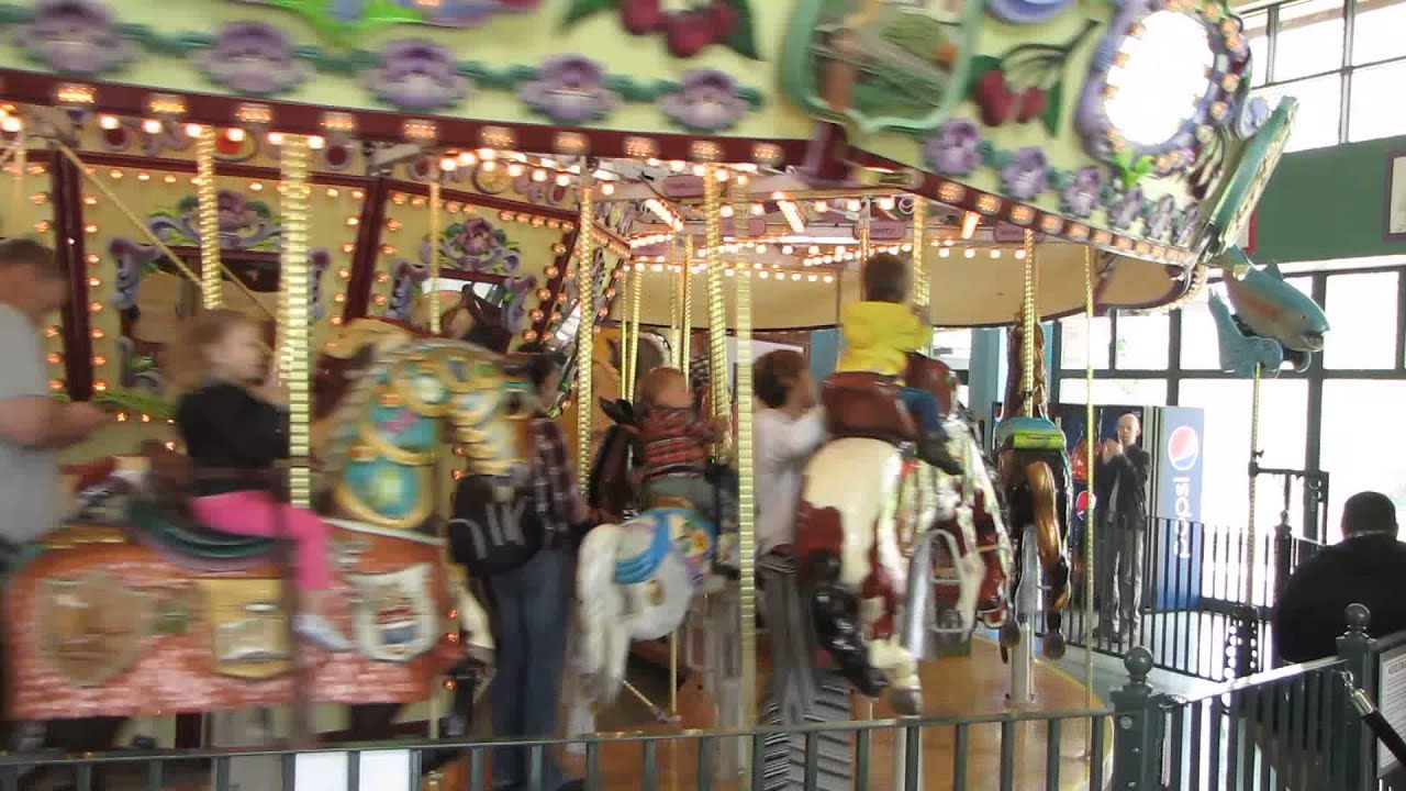Salem Oregon Carousel in Action - YouTube