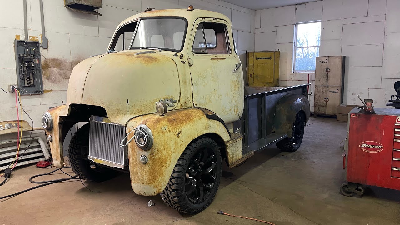 Building a Custom Box for 1951 GMC COE - YouTube