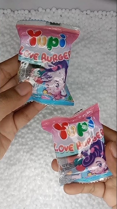 mencari dan menemukan jajanan yupi love burger didalam kardus #huntingjajan #jajanan #yupi - YouTube