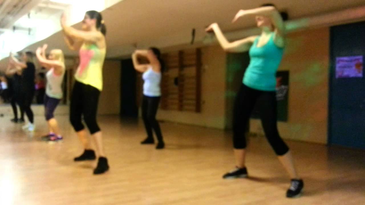 ZUMBA FITNESS - Flo Rida - Turn Around (5, 4, 3, 2, 1) (ZUMBA Ildiko ...