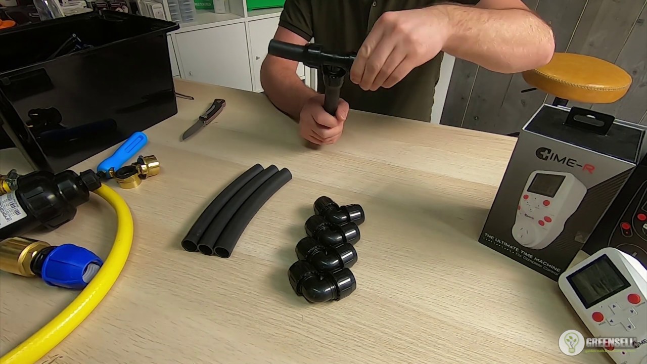 Irrigatie systeem met rayet sproeiers, aangesloten op een 25mm PE ...