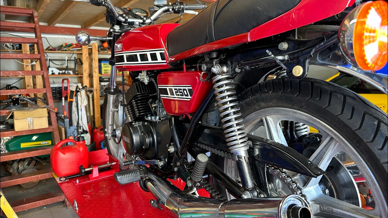Yamaha RD250 Rebuild Finished……. - YouTube
