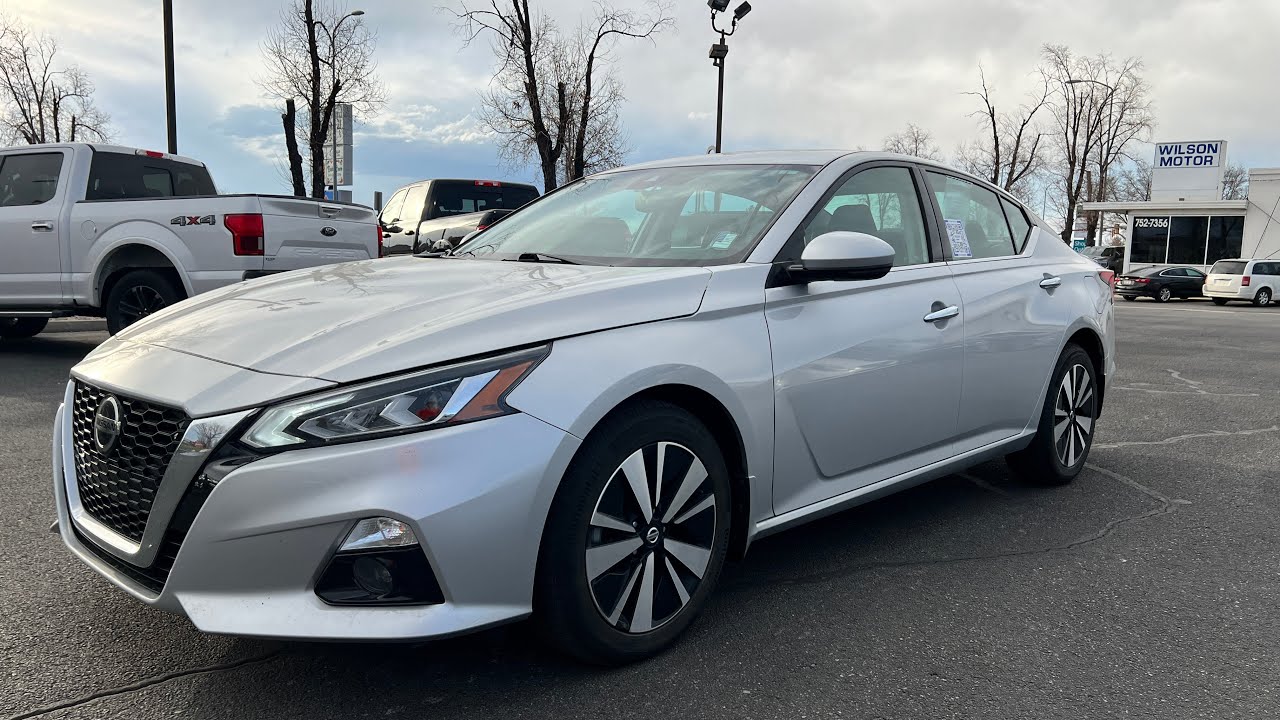 2020 Nissan Altima SL Walk Around - YouTube