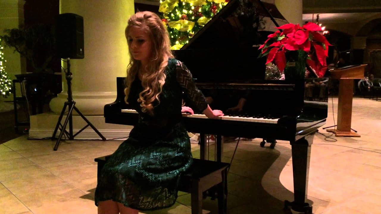 Erin Bates Paine Rings In The Christmas Season In Style - YouTube
