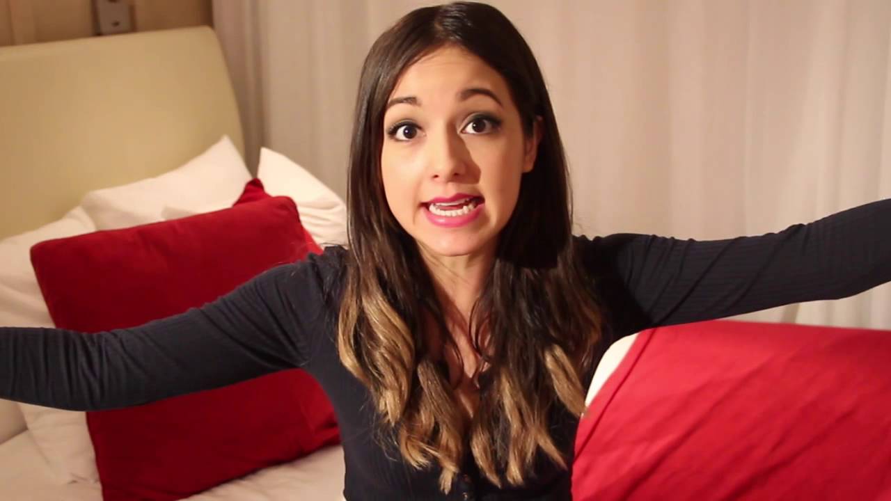 LA MENSTRUACION ME ARRUINO LA VIDA | CAELI - YouTube