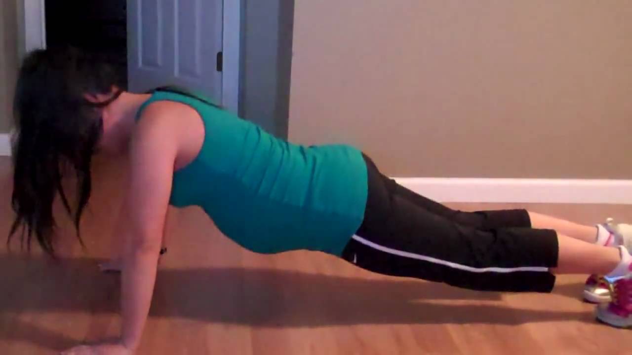 36 weeks pregnant push ups - YouTube
