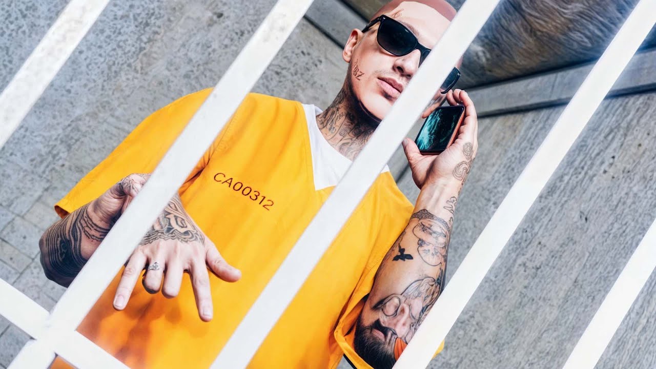 Killswitch makes connections in jail | GTA 5 RP - YouTube