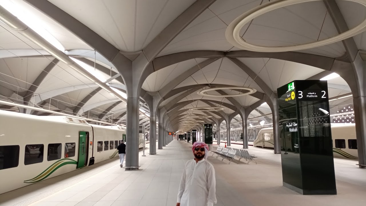 Makkah to Madina - Harmain Bullet Train - 300 KMs per hour - YouTube